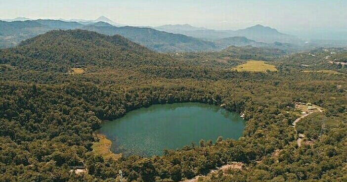 Danau Rana Mese Flores, wajib Anda kunjungi!