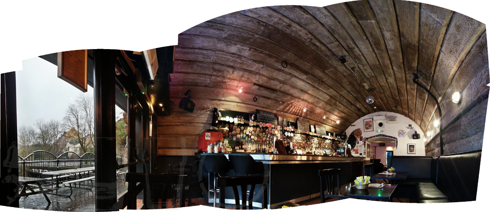 A Hauf Stop : Inn Deep