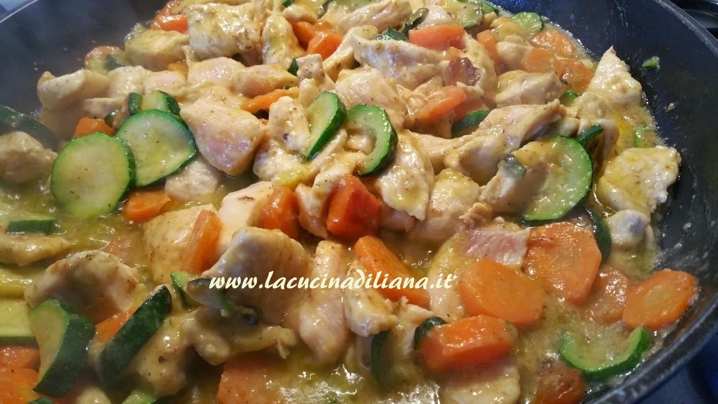 Bocconcini di Pollo con Carote e Zucchine al Curry ~ La Cucina di Liana
