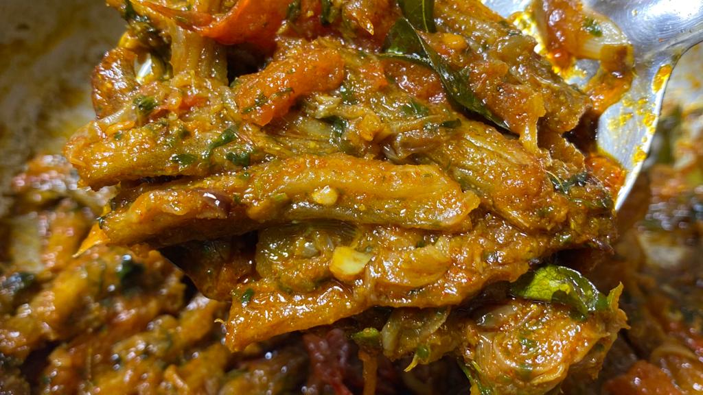 सुकी बोमबील चटनी l Suki Bombil Chutney in Marathi (Dried bombay duck ...