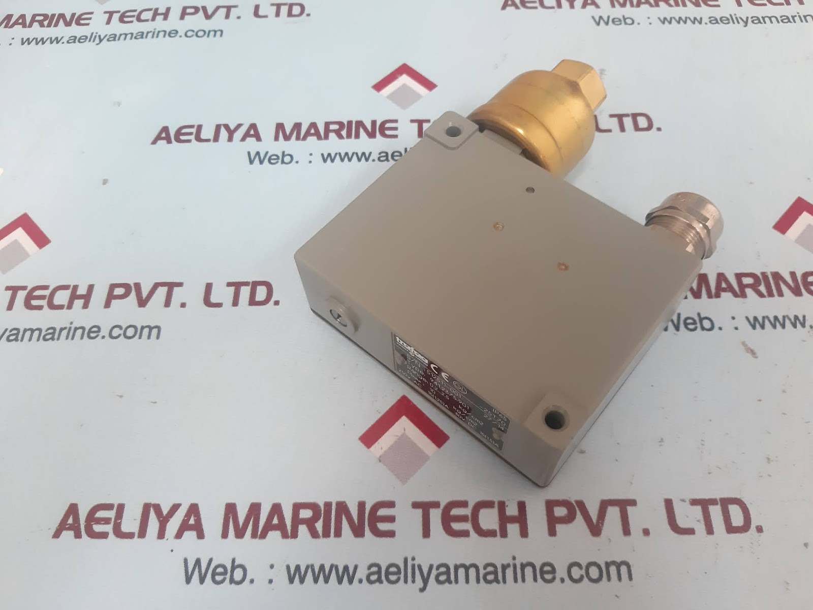 TRAFAG 941.2375.901 PRESSURE SWITCH - Aeliya Marine