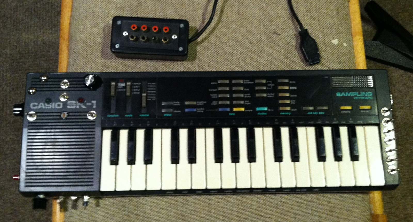 MATRIXSYNTH-B: Circuit Bent Modified Casio Sk-1