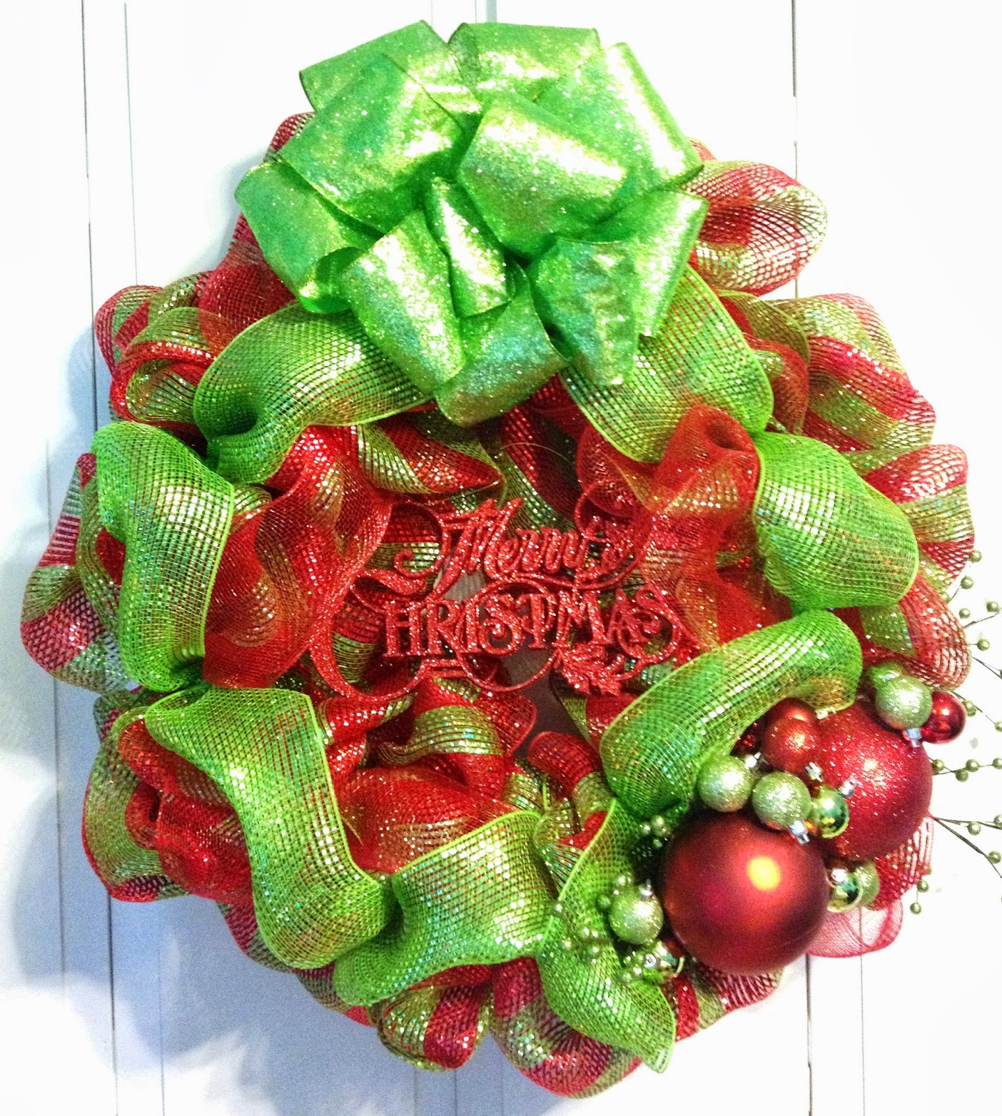 Tangled Wreaths™: Christmas Deco Mesh - Lime Green, Red with Green Bow ...