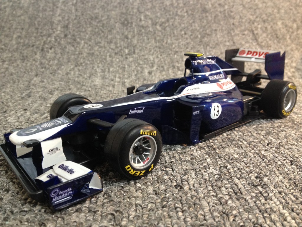 KYOSHOSAN: N.I.A Custom Mini-Z F1 Cars