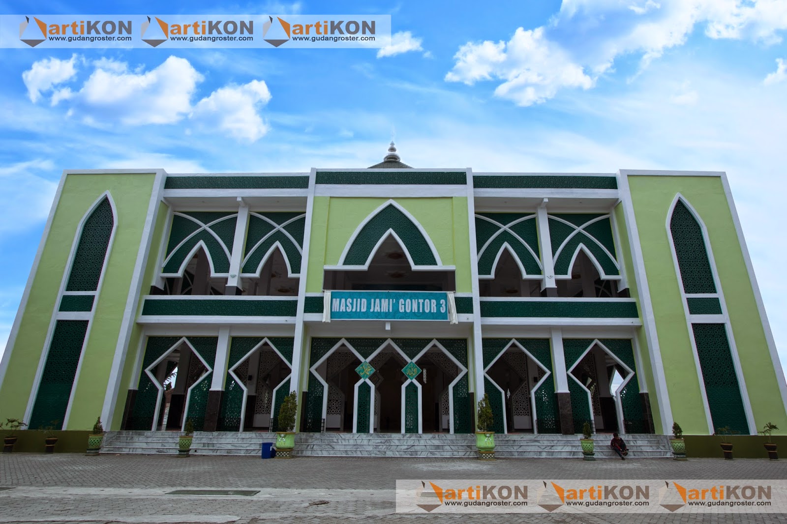 GRC ARTIKON: Kerja Sama Pembangunan Masjid Jami' Gontor 3 Desa Gurah Kediri