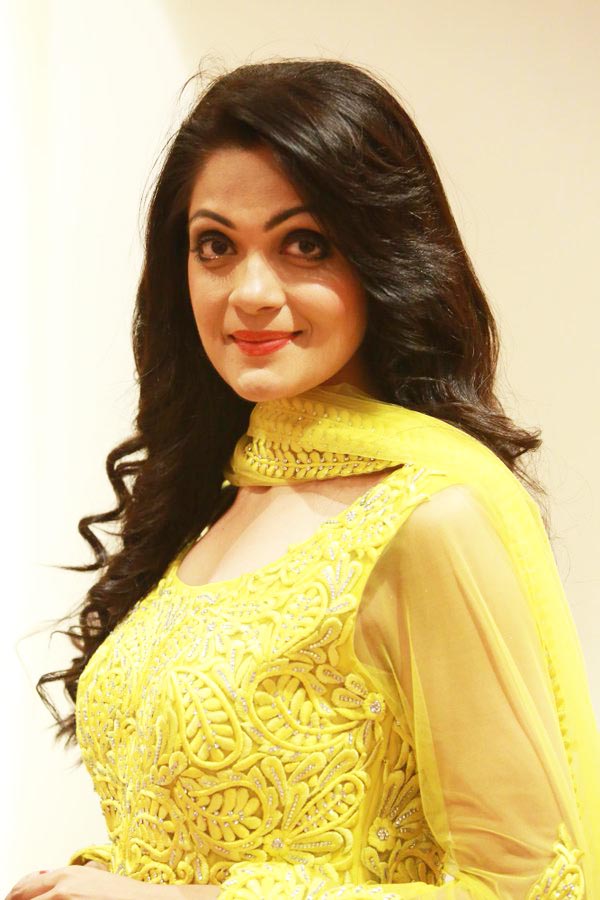 Sheena Chohan Wiki, Movies,affairs, Biodata, Contact-info, Family, News ...