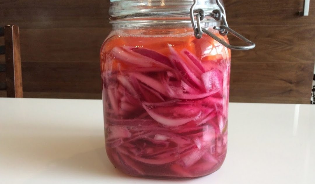 ¡Qué fácil y rápido es hacer cebollas fermentadas! | Encurtidos Caseros