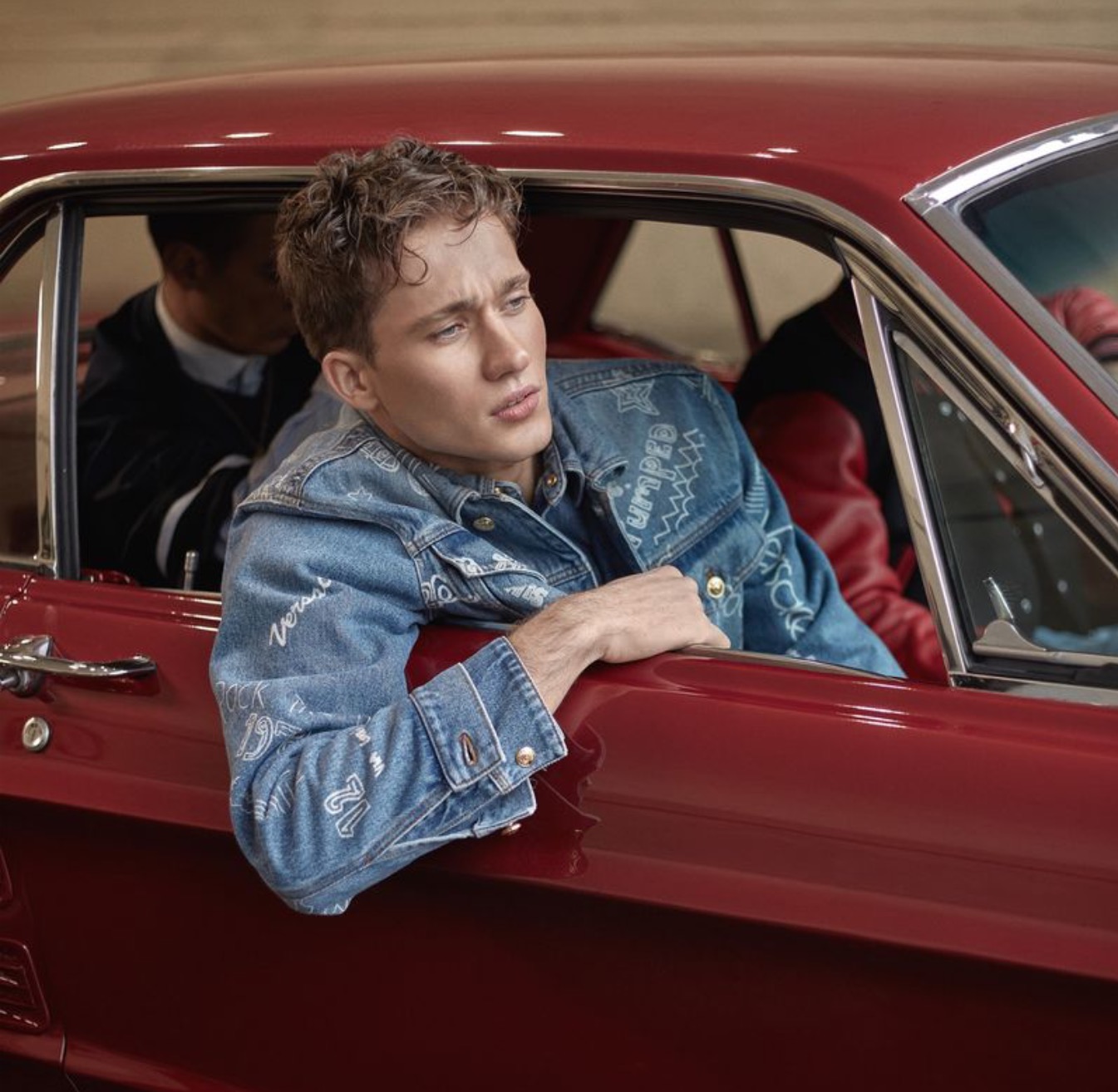 DIARY OF A CLOTHESHORSE: Versace Resort Mens 2019 AD Campaign