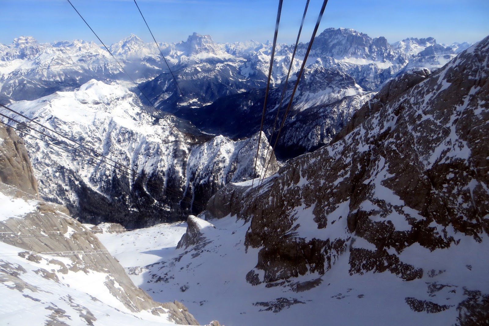 Sciare sul ghiacciaio della Marmolada - Montagna di Viaggi