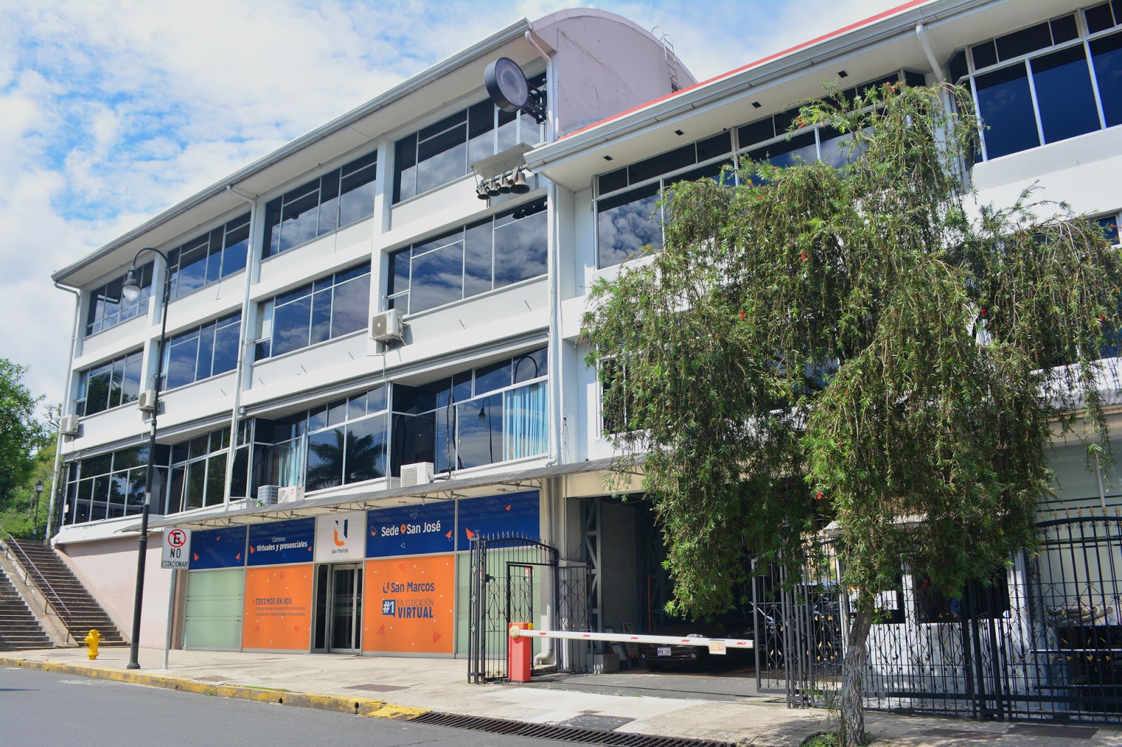 Revista SOMOS CR: 98 años de historia y de aporte a la educación de ...