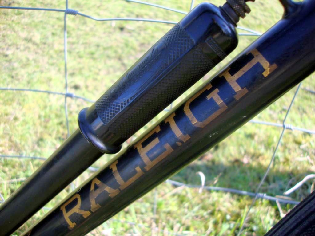 ON THE DROPS: Raleigh Record Ace (RRA) 1934-1942