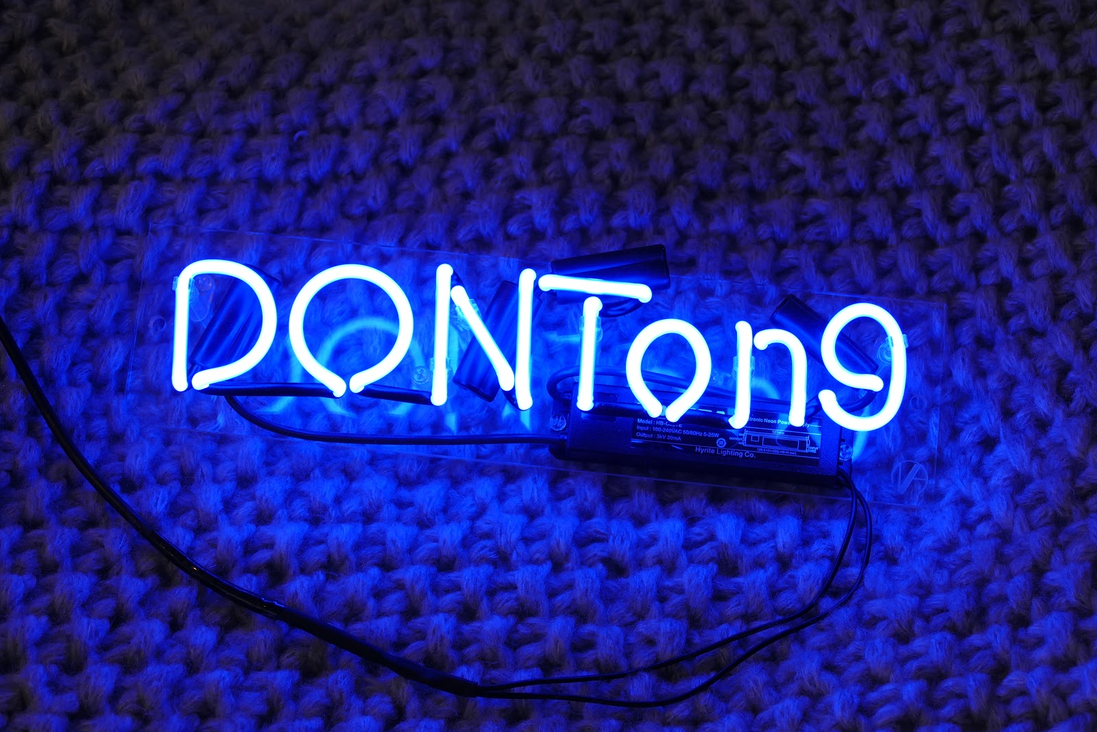 The Best Neon Lights For Your Bedroom- Naaaaaaa Review - fantail flo