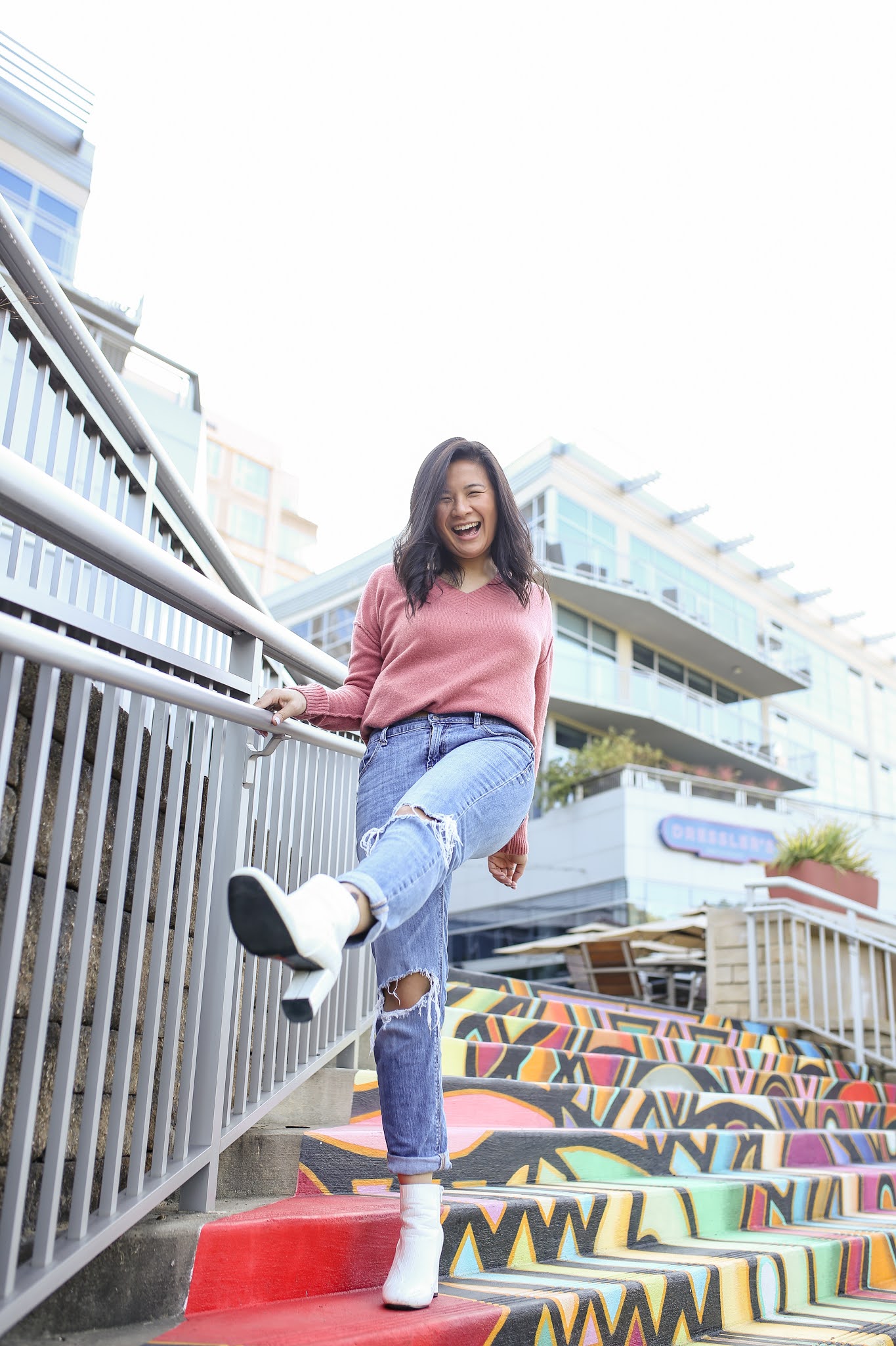 How to pose for your next photoshoot [ The Daily Amy ]