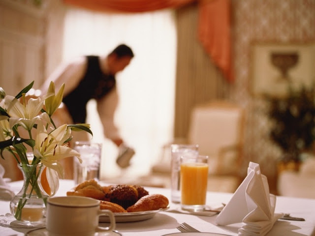 Room Service : Tugas Room Service dan Hubungan Room Service dengan ...