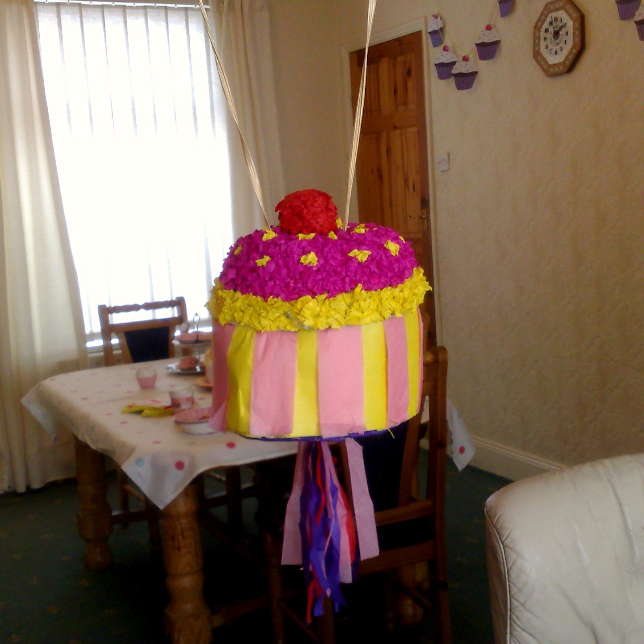 Karima's Crafts: Cupcake Pinata Tutorial