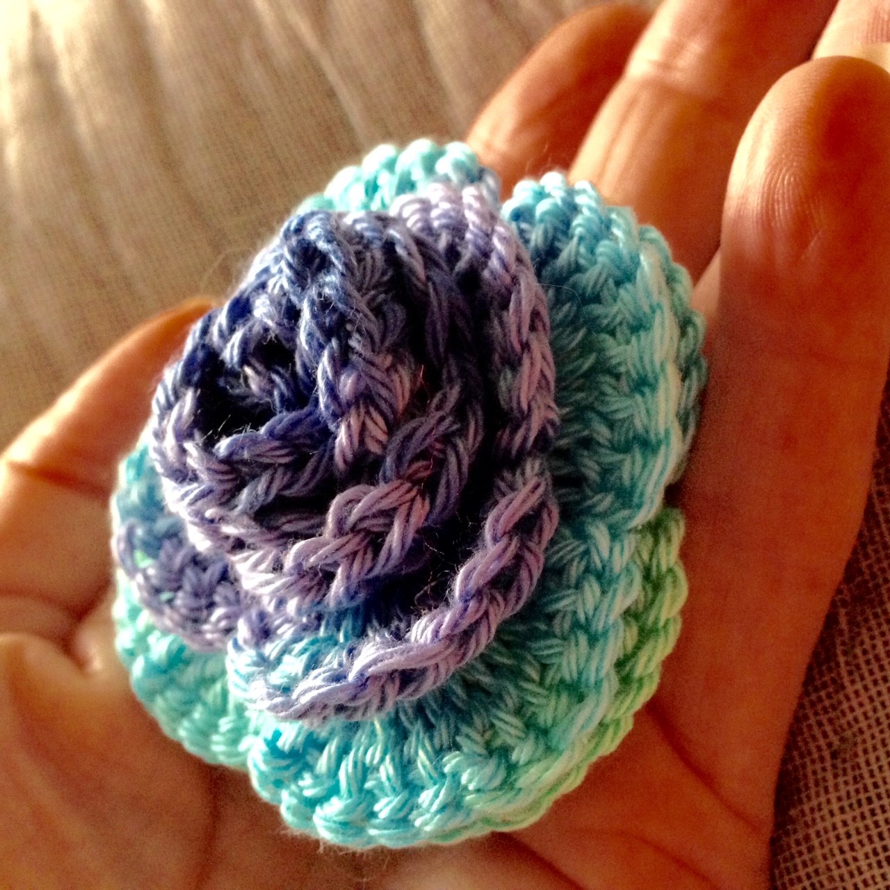 Susan Pinner: ROLLED ROSE PATTERN