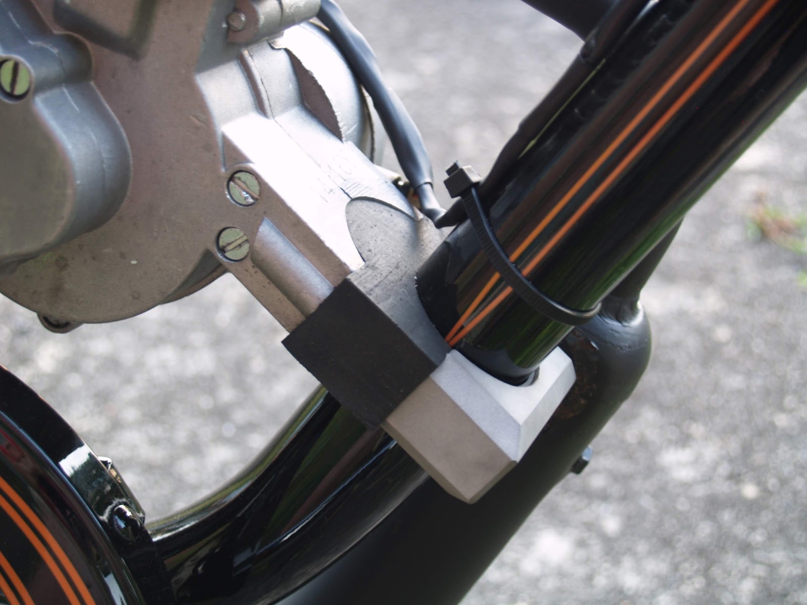 My Favorite Stripper: Motorized Bicycle - Mounting the Motor