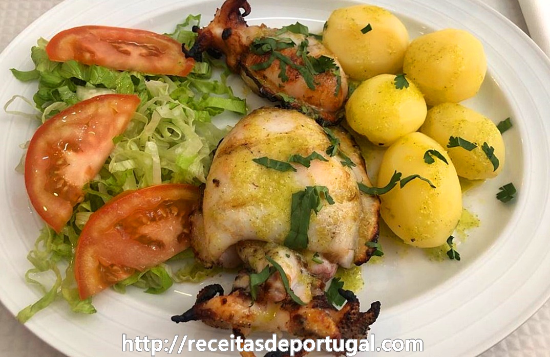 Receitas de Portugal: Chocos grelhados com molho verde