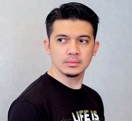 √ Irwansyah - Biodata, Agama, Keluarga, Film Dan Profil Lengkap - Katakita