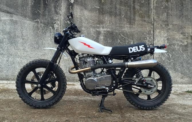 VOROMV Moto: Deus SR 400 Lightning: Algo de SR, algo de XT... ¡¡todo look!!