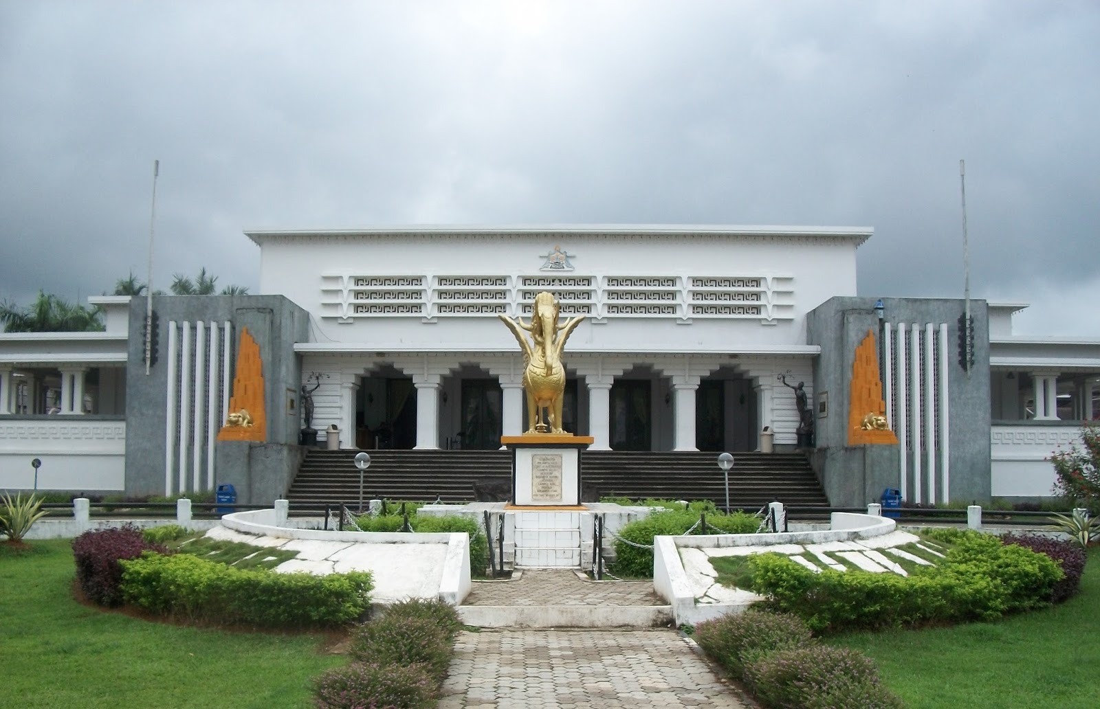 Pesona Kalimantan - Museum Mulawarman Kutai Kartanegara - Dody Purwanto ...