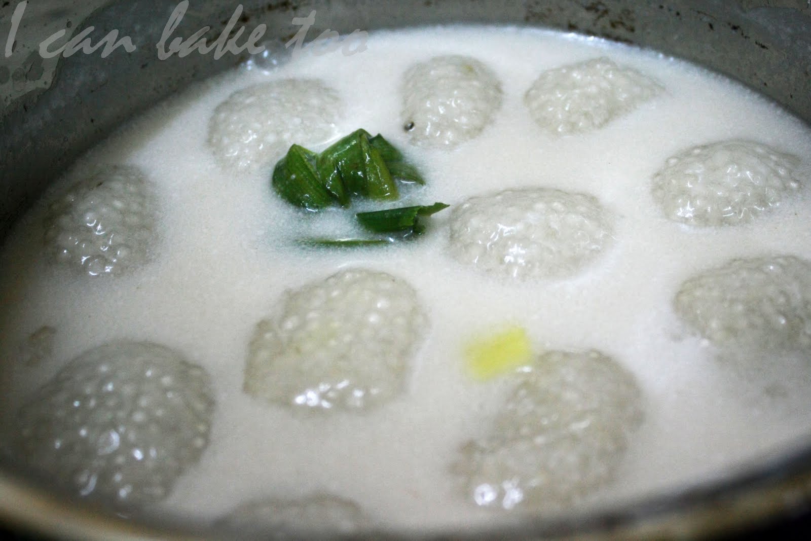 i can bake too.....: Asam Gumpal (Sago Balls in Sweetened Coconut Milk)