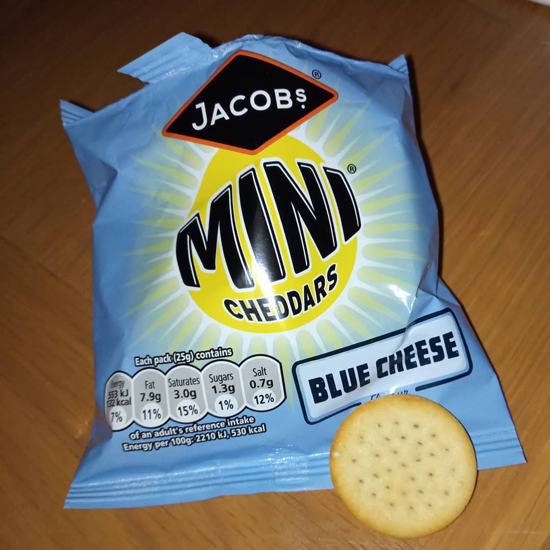 Supersupergirl's Food Reviews: [Review] Jacobs Mini Cheddars blue ...