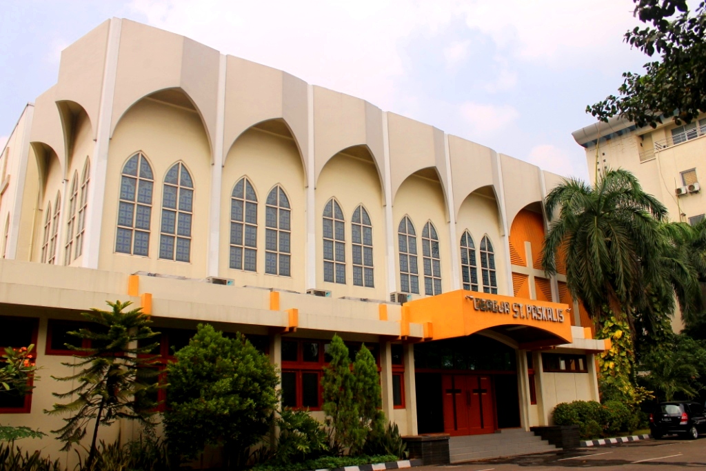 Fotografi Gereja Katolik di Indonesia: Gereja Katolik St. Paskalis ...
