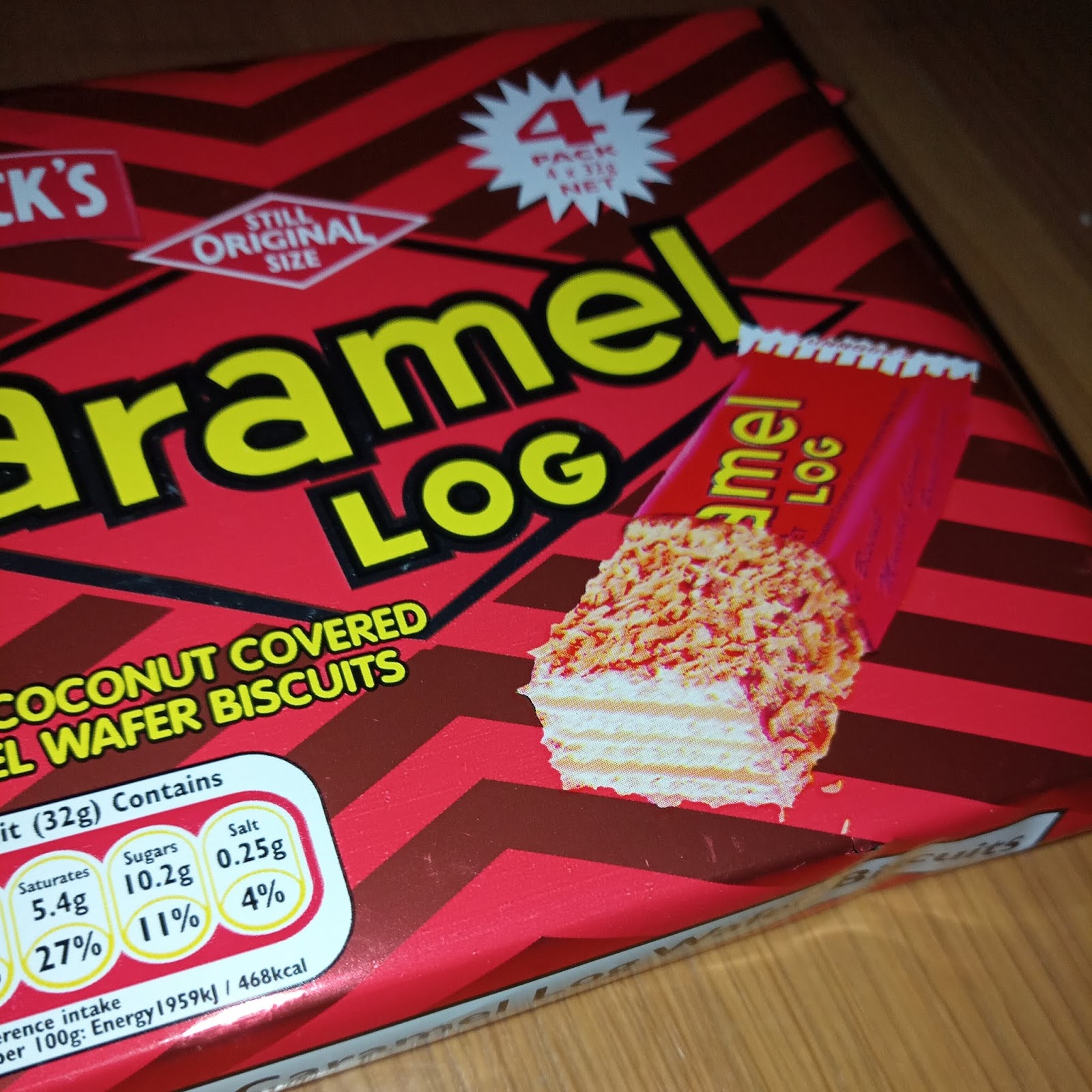 Supersupergirl's Food Reviews: [Review] Tunnock's Caramel Log