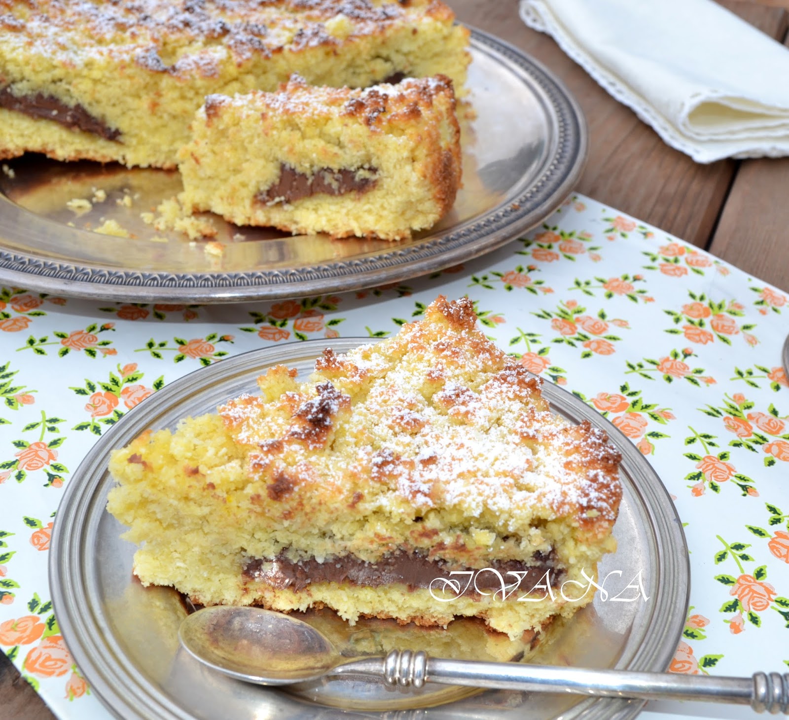 С нож и вилица в ръка: Кокосов сладкиш с течен шоколад нутела