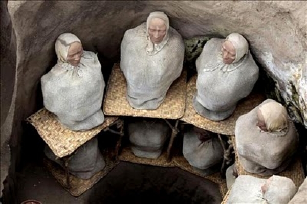 LOS QUITUS: Rituales funerarios de los Quitus