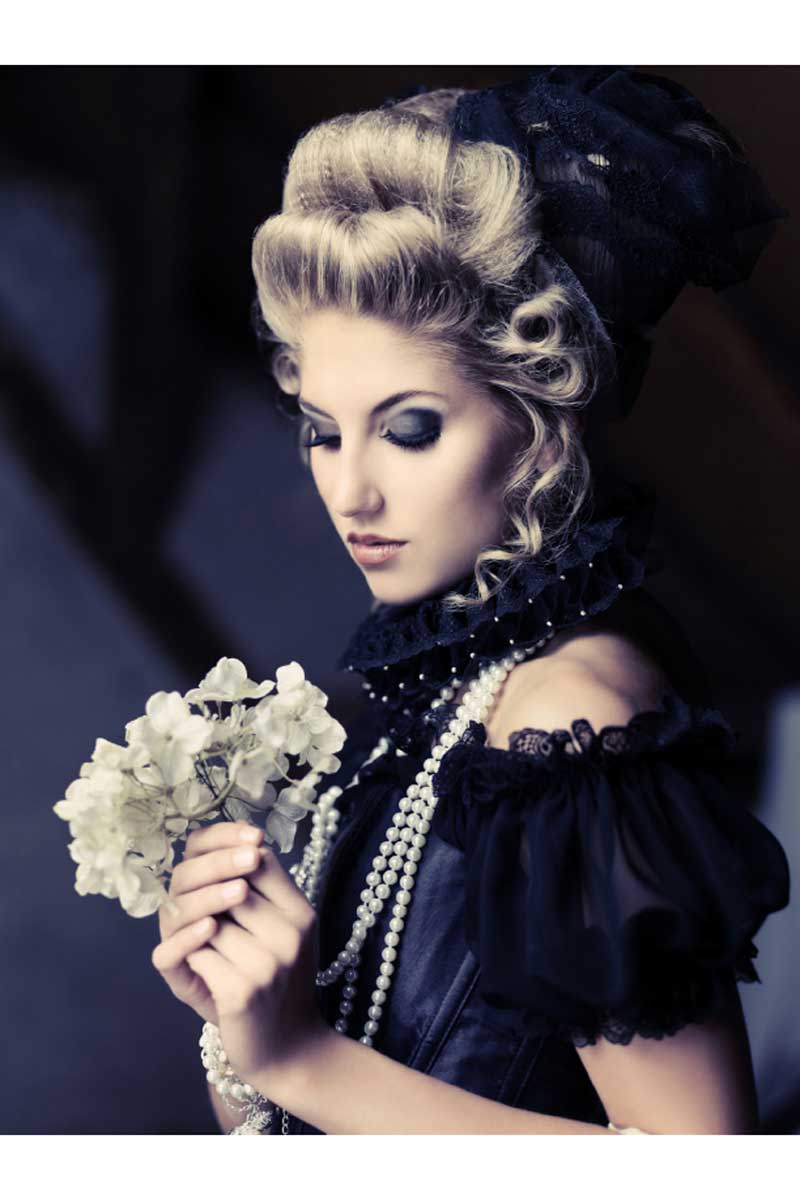 Models and Celebrities Pictures: be Victorian