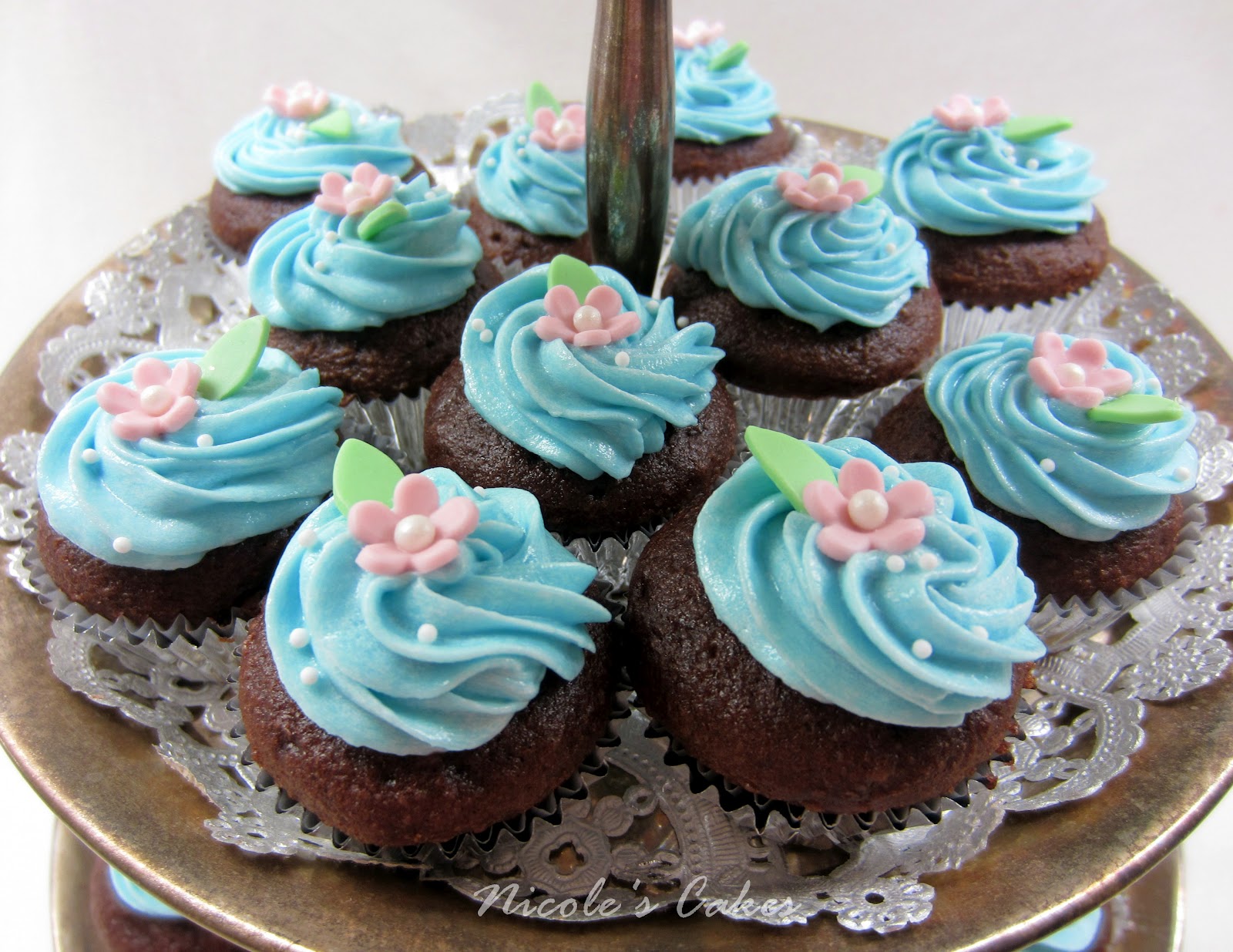 Confections, Cakes & Creations!: Something Blue... Mini Cupcakes!