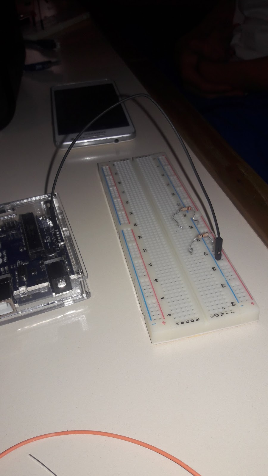 3 leds conectados a la protoboard ~ May Scannapieco
