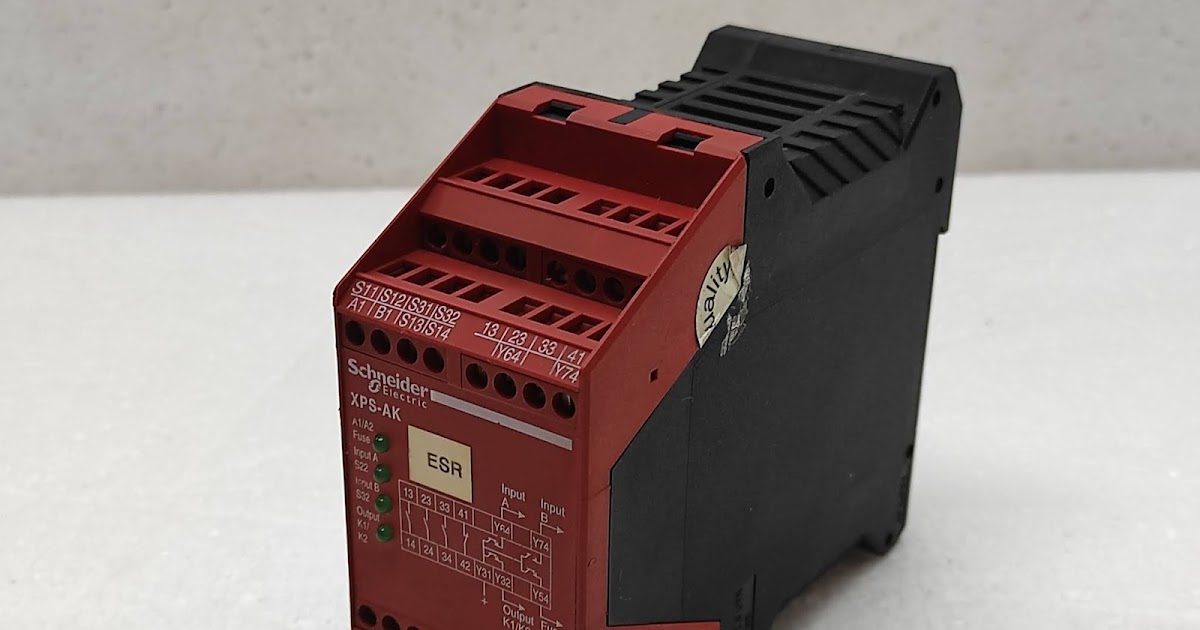 SCHNEIDER ELECTRIC XPS-AK SAFETY RELAY XPSAK361144 110VAC/24VDC