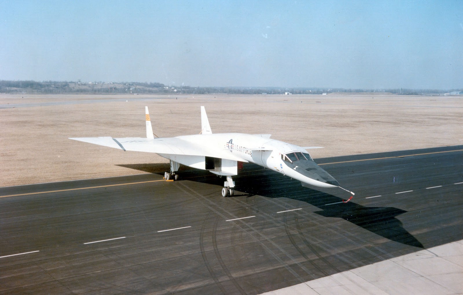 Cultura Aeronáutica: XB-70 Valkyrie: Colisão no ar sobre o Deserto de ...