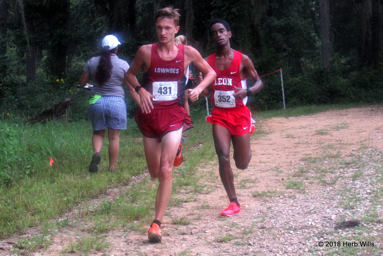 Trouble Afoot!: Alec Munger and Tracey Cole lead at Lake Park