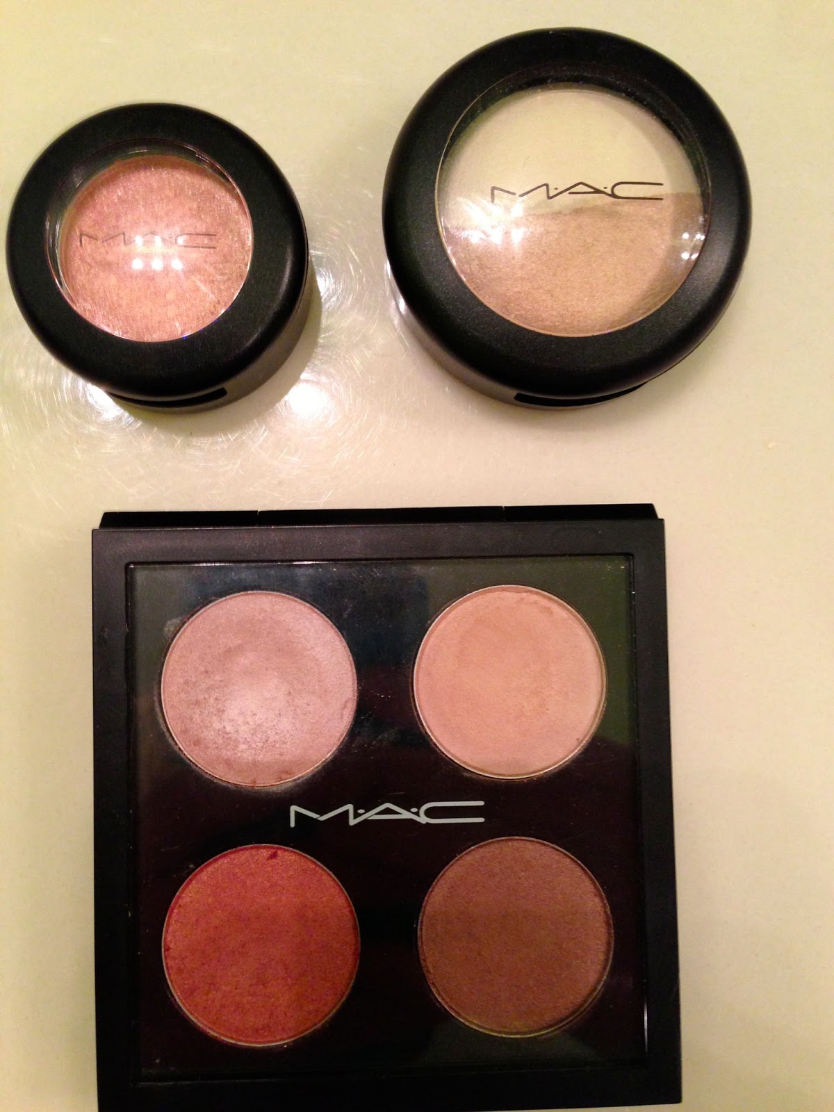 Coral and Lime with a Pinch of Makeup: Mac Eyeshadows!