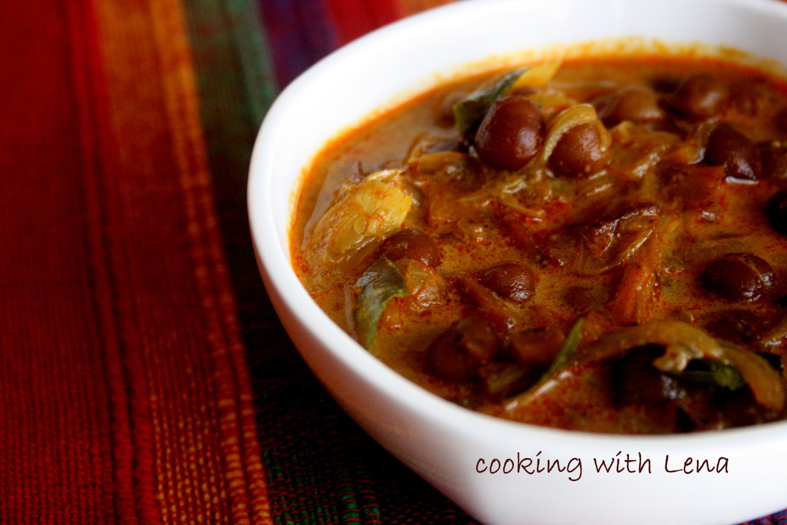 Lemon n Spice: KADALA CURRY / Spicy kadala curry with coconut milk