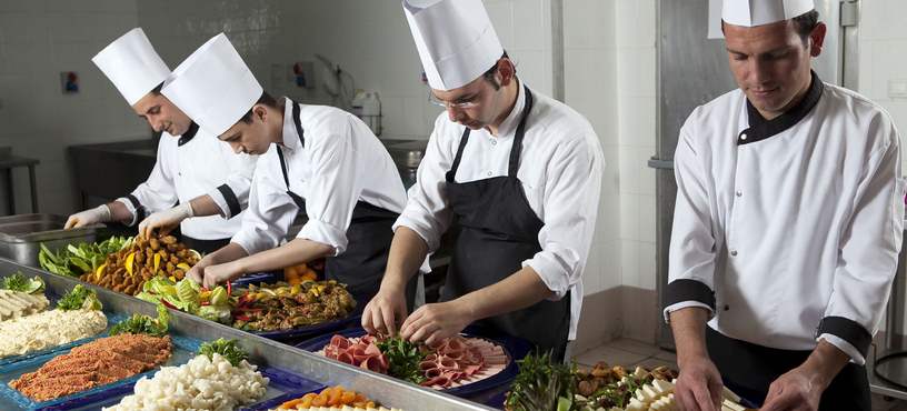 Catering Murah dan Enak: 5 Tips Sukses mengelola Usaha catering bagi pemula