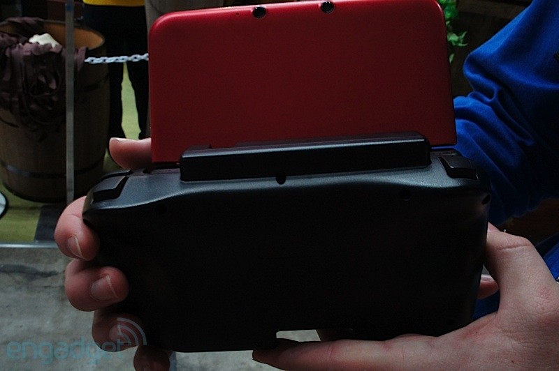 TGS 2012: Confira mais imagens do Circle Pad Pro para o Nintendo 3DS XL ...