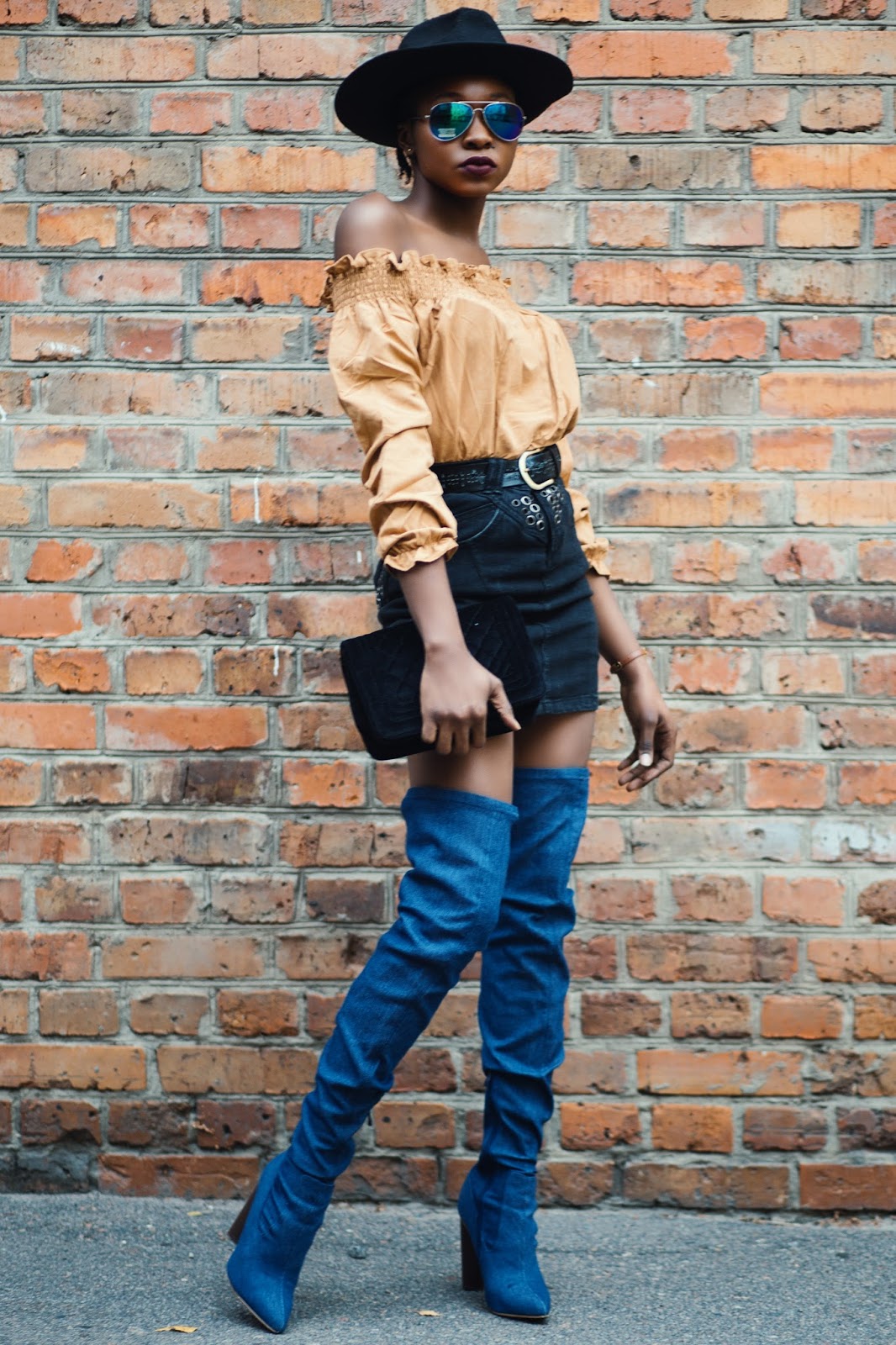 PLAIN OUTFIT :DENIM SKIRT AND OFF SHOULDER | MÉLÒDÝ JACÒB