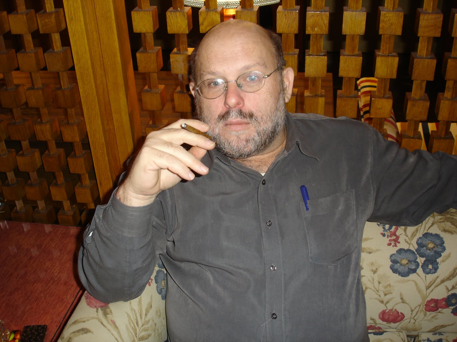 Entrevista al escritor MOIS BENARROCH ~ Cajón de Historias