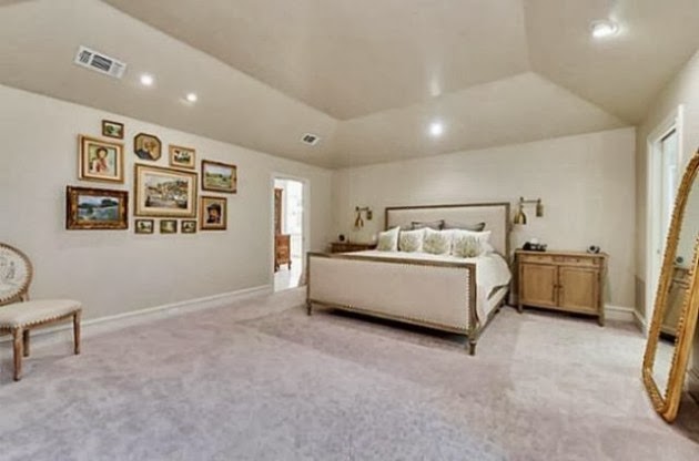 OddFuttos, When The Photos Speak: Chuck Norris's House For Sale for 1.2 ...