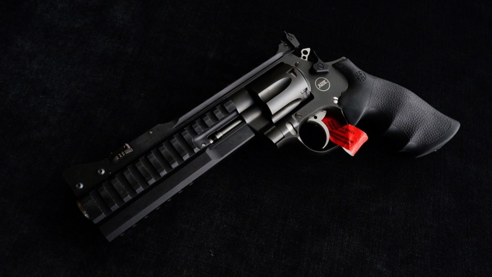 デジタルガジェット備忘録: 【Korth Arms】ごついスポーツ射撃用リボルバー式拳銃