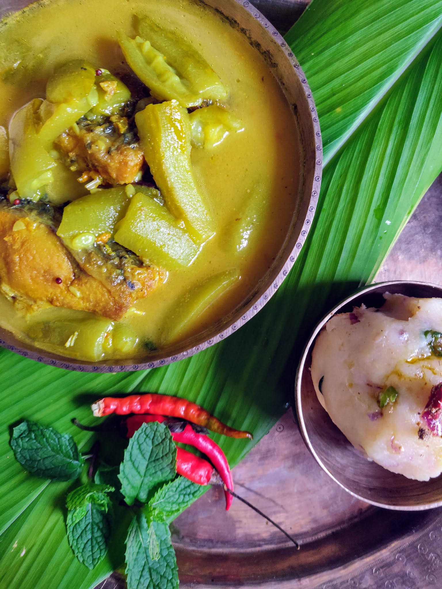 Tangy Fish Curry with Ridge Gourd (Masor Jika Tenga)