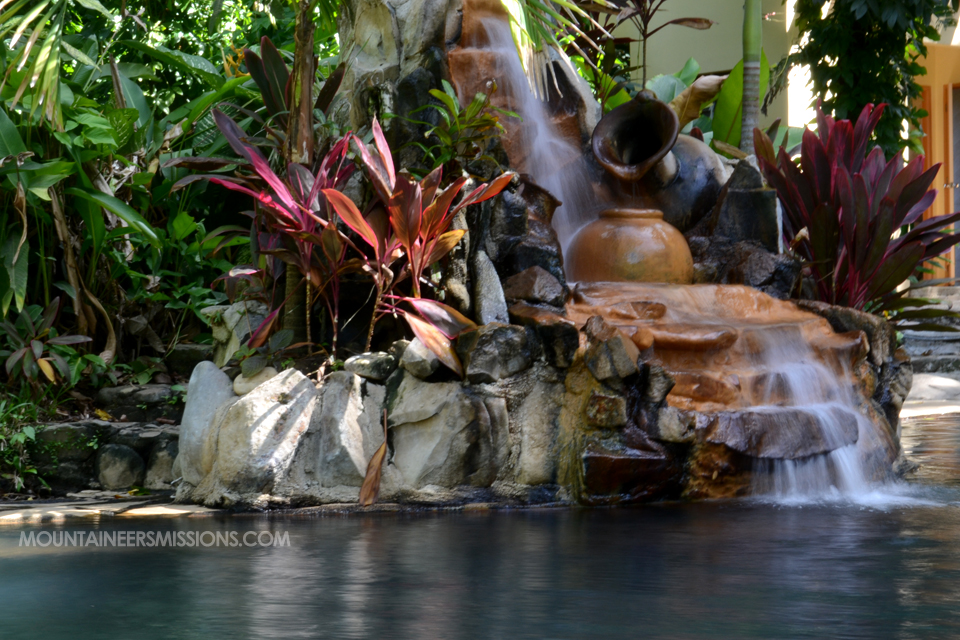 Traverse-ph: Therapeutic hot springs in Mambukal ~ Mambukal Resort