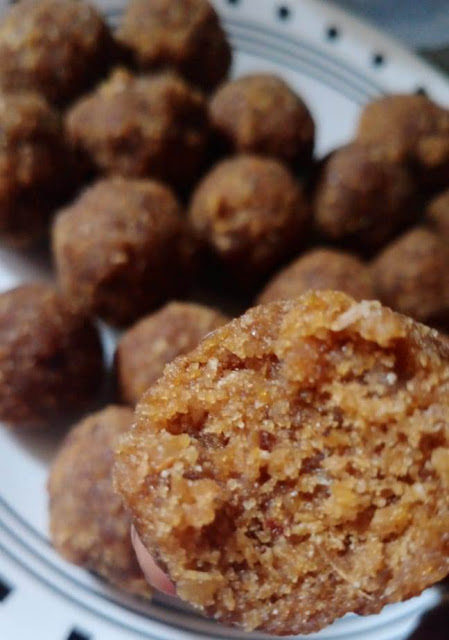 Aval laddu (Flattened red rice and jaggery balls)