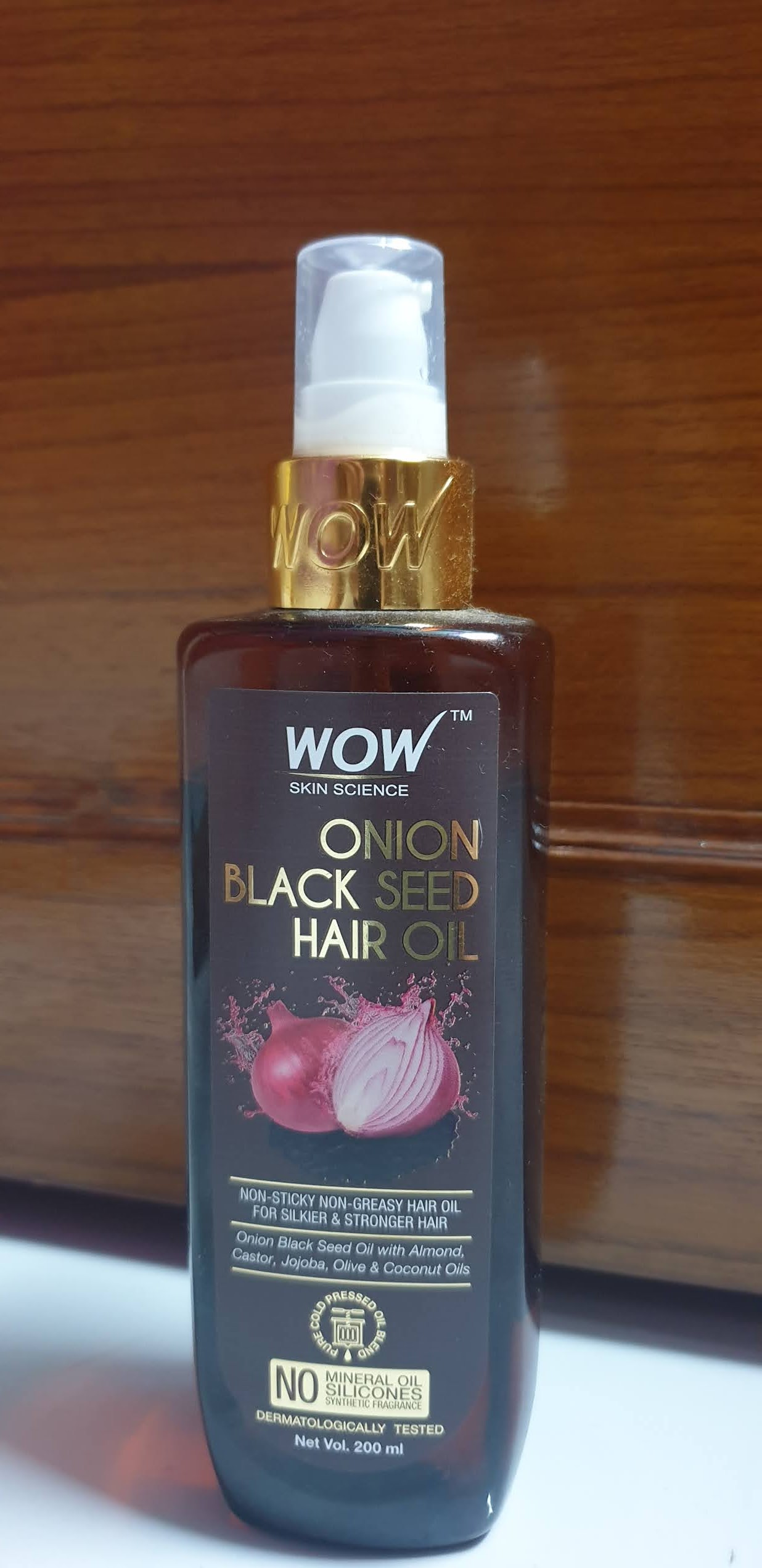 Product review of WOW Skin Science Onion Black Seed Hair Oil