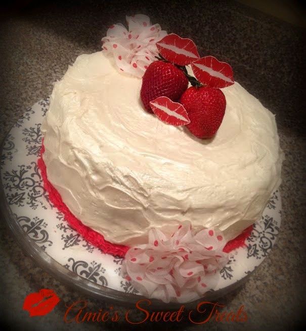 Amies Sweet Treats: Red Lips Cake!